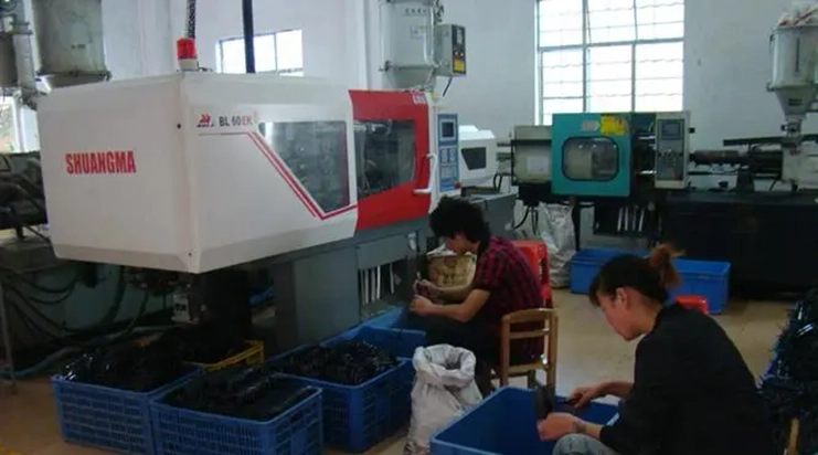 Quarkglasses -About Us